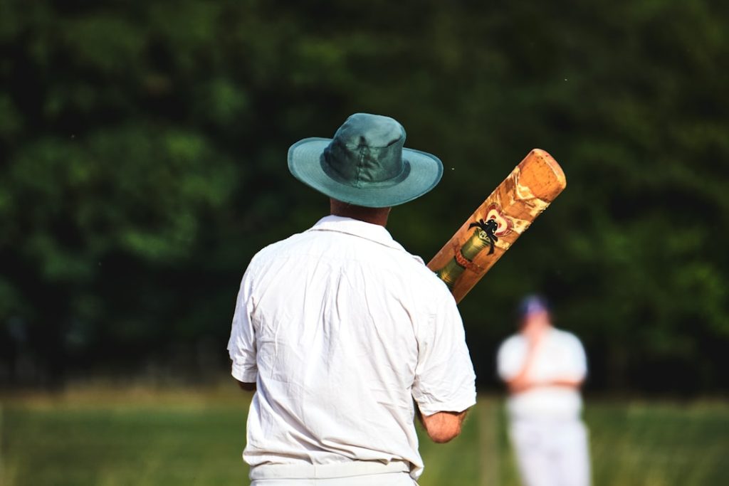 How do you explain cricket to a beginner? - Football Toast