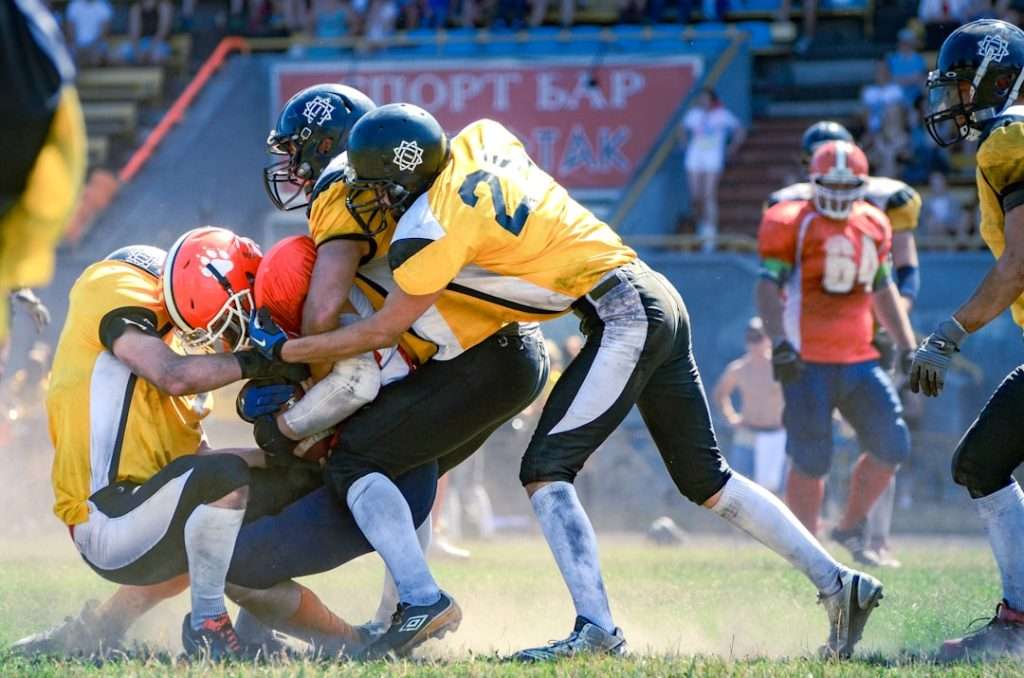 What Does a Linebacker Do? Roles and Responsibilities - Football Toast