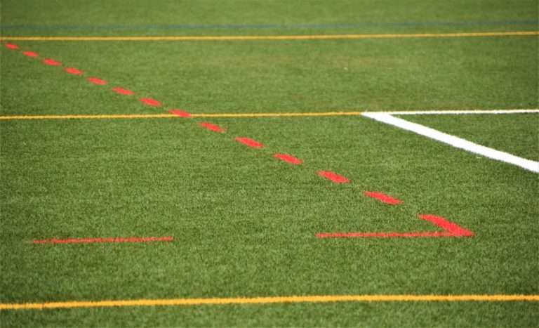 What Does a Linebacker Do? Roles and Responsibilities - Football Toast
